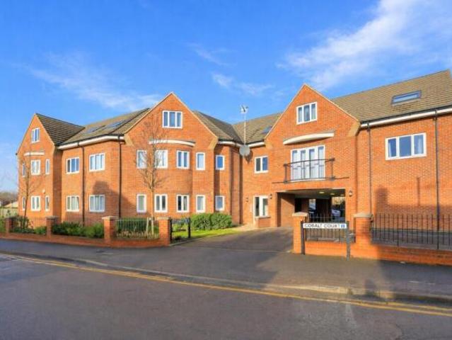 2 bedroom apartment for sale in Hedley Road, St. Albans, Hertfordshire, AL1