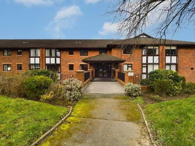 2 Bedroom Apartment For Sale In Helsby, Cheshire