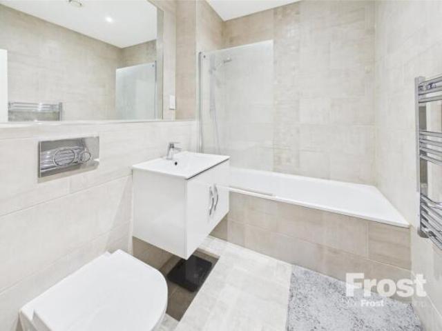 2 bedroom apartment for sale in Heron Drive, Langley, Berkshire, SL3