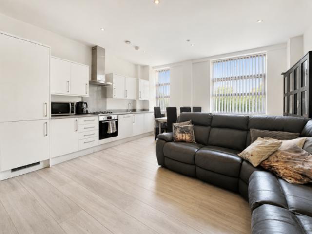 2 bedroom apartment for sale in Heron Drive, Slough, SL3