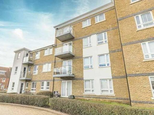 2 bedroom apartment for sale in Heron Way Maidenhead SL6
