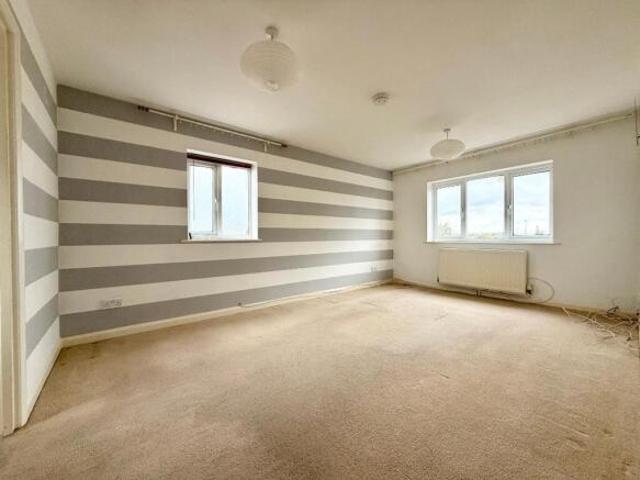 2 bedroom apartment for sale in Hewlett Road, Leagrave, LU3