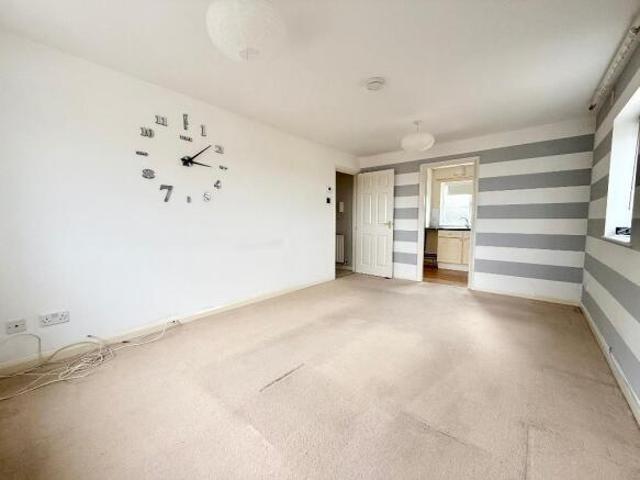 2 bedroom apartment for sale in Hewlett Road, Leagrave, Luton, Bedfordshire, LU3 2RP, LU3