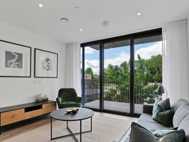 2 Bedroom Apartment For Sale In High St, Staines