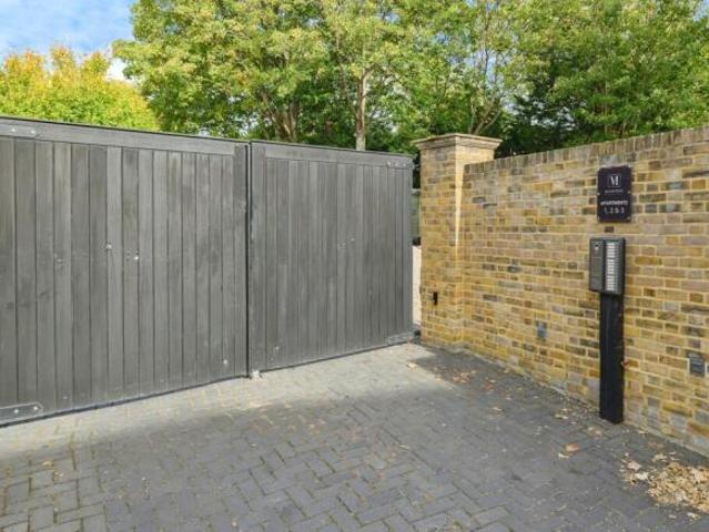 2 bedroom apartment for sale in High Street, Chelmsford, CM1