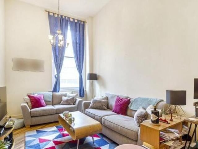 2 Bedroom Apartment For Sale In High Street, Romford