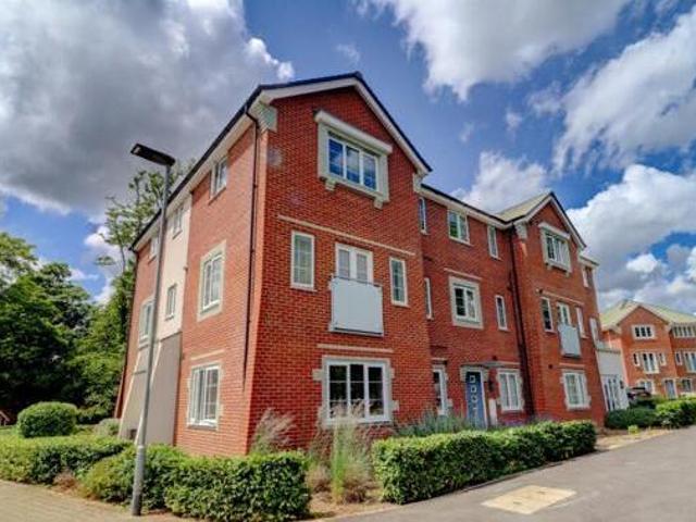 2 Bedroom Apartment For Sale In High Wycombe