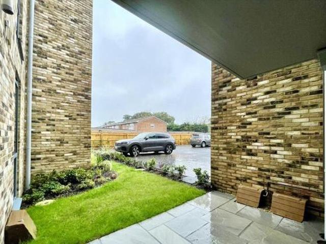 2 Bedroom Apartment For Sale In Highcliffe On Sea, Dorset