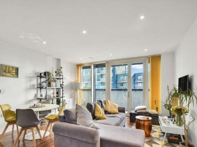 2 Bedroom Apartment For Sale In Highland Street, London