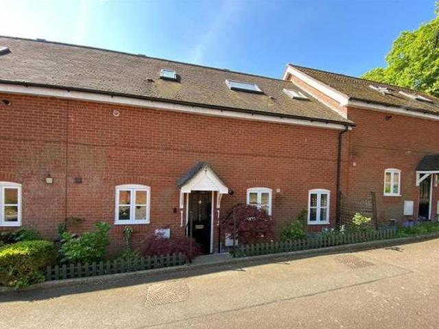2 bedroom apartment for sale in Hillside Road St Albans AL1