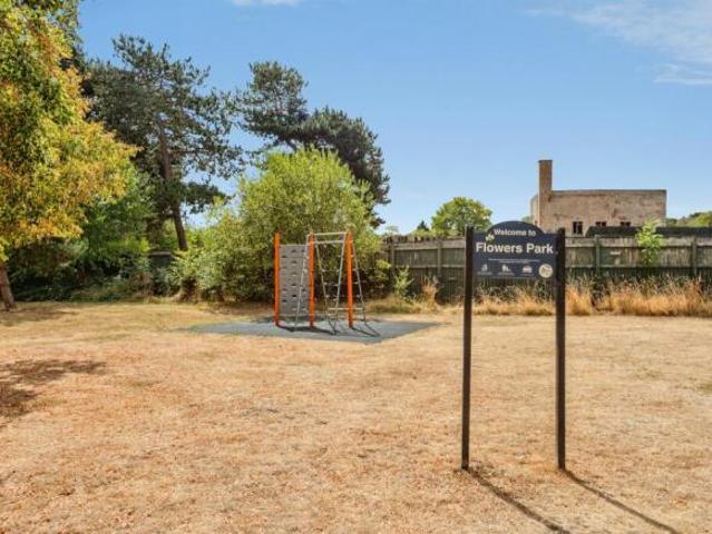 2 bedroom apartment for sale in Hinsley Walk, Bletchley, Milton Keynes, MK3