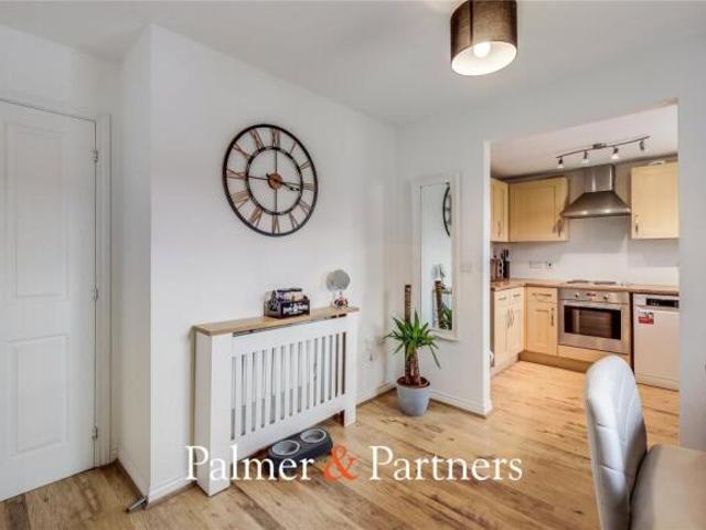 2 bedroom apartment for sale in Hobart Close, Chelmsford, Essex, CM1