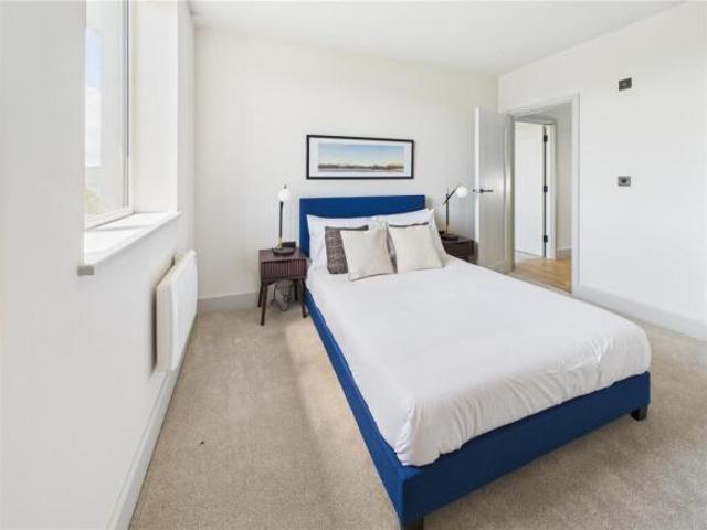 2 bedroom apartment for sale in Hoffmanns Way, Chelmsford, CM1