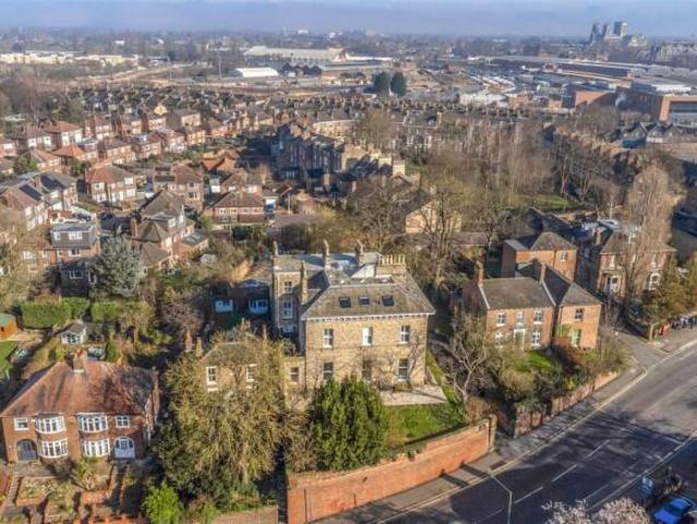 2 bedroom apartment for sale in Holgate Road, York, YO24