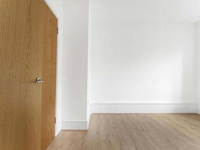 1 bedroom apartment for sale in Holly Street, London, E8