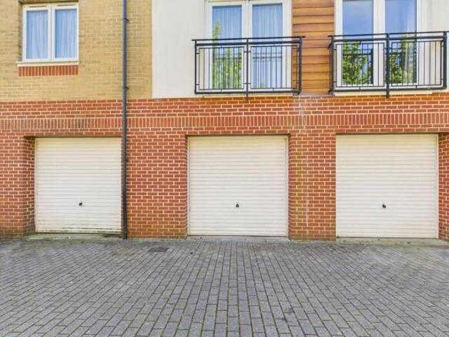 2 bedroom apartment for sale in Hollybrook Park, Kingswood, Bristol, BS15