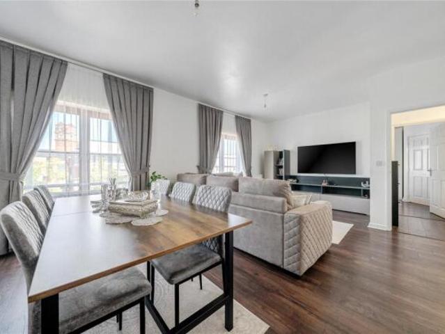 2 bedroom apartment for sale in Hollies Court, Basingstoke, Hampshire, RG24