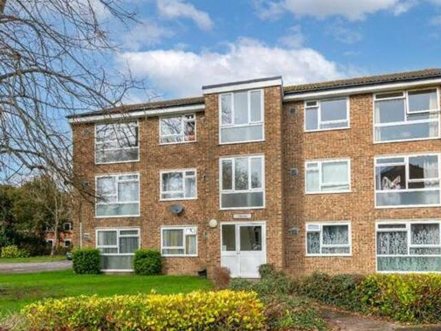 2 Bedroom Apartment For Sale In Horley, Surrey