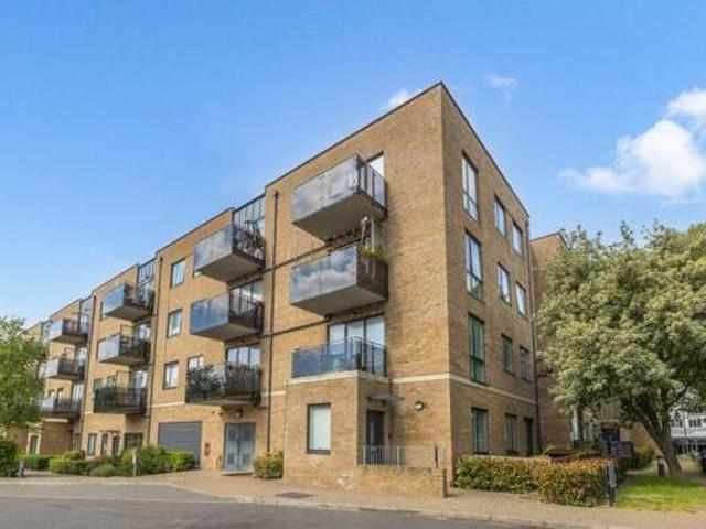 2 Bedroom Apartment For Sale In Horley, Surrey