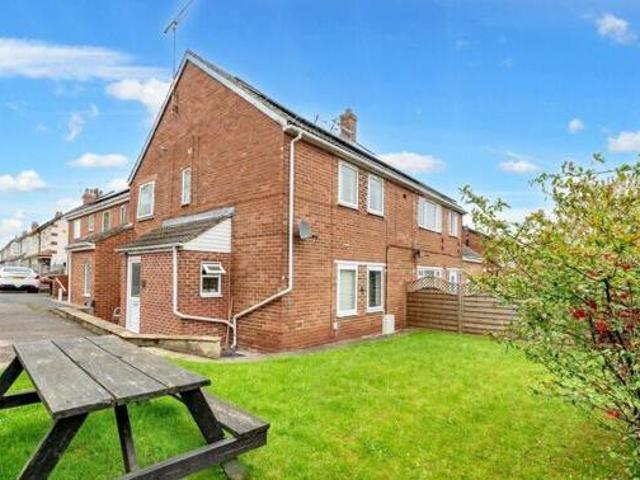 2 Bedroom Apartment For Sale In Horsforth, Leeds