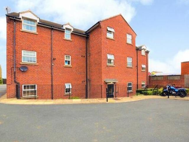 2 Bedroom Apartment For Sale In Howdenclough Road, Morley