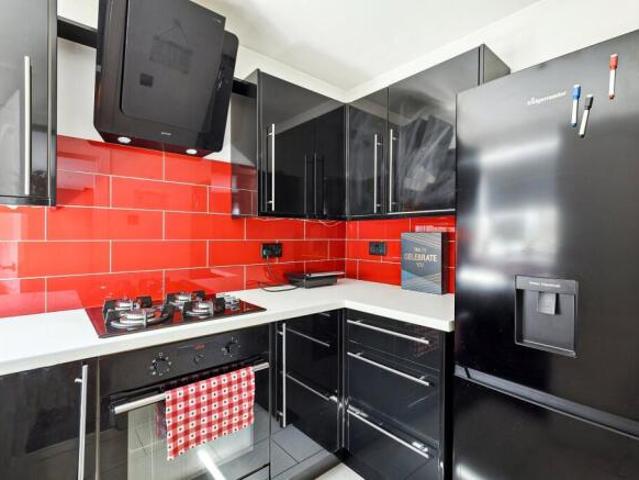 2 bedroom apartment for sale in Iain Road, Bearsden, G61