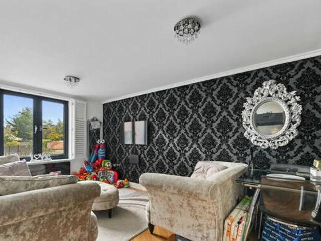 2 Bedroom Apartment For Sale In Ilford