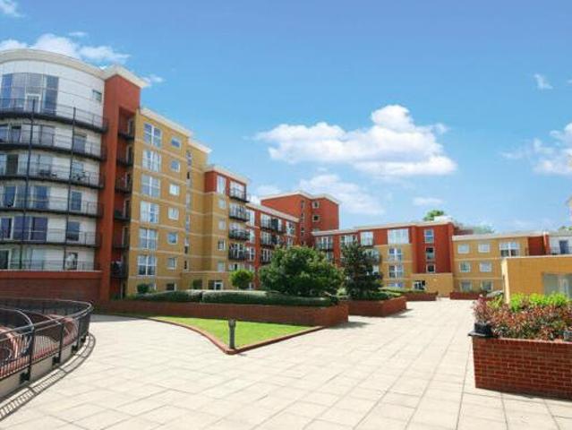 2 Bedroom Apartment For Sale In Ilford, Essex