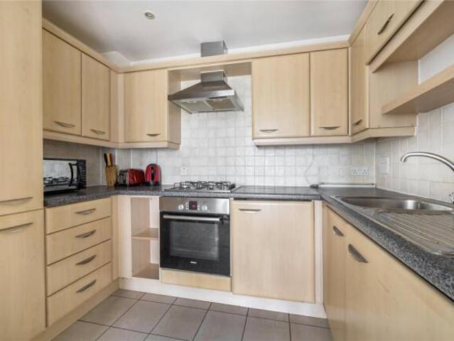 2 bedroom apartment for sale in Iliffe Close, Reading, Berkshire, RG1