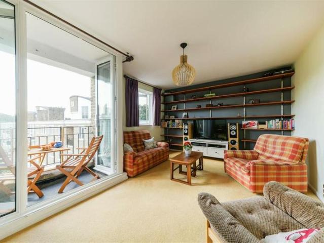 2 bedroom apartment for sale in Innes Gardens, Putney, SW15