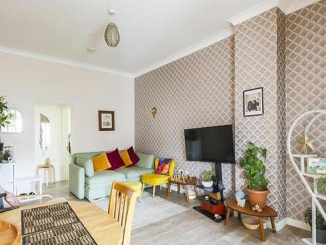2 Bedroom Apartment For Sale In Islington, London