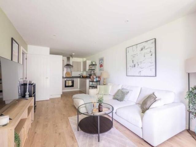 2 bedroom apartment for sale in Jubilee House, Cornwall Gardens, Taplow, SL6