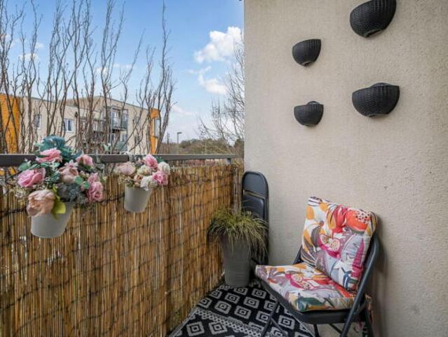 2 bedroom apartment for sale in John Hunt Drive, Popley Basingstoke RG24 9TX, RG24