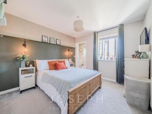 2 bedroom apartment for sale in Jovian Way, Ipswich, IP1