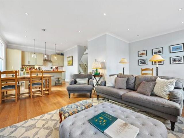 2 bedroom apartment for sale in Keith Grove, London, W12