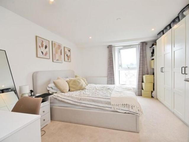 2 bedroom apartment for sale in Kings Road, Brentwood, CM14