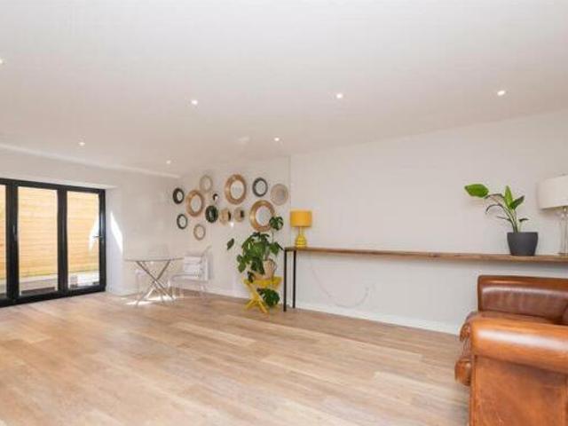 2 Bedroom Apartment For Sale In Kingswood
