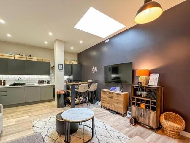2 Bedroom Apartment For Sale In Kingswood, Bristol