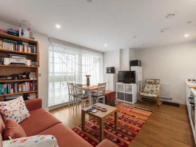 2 bedroom apartment for sale in Knights Tower, Wharf Street London SE8