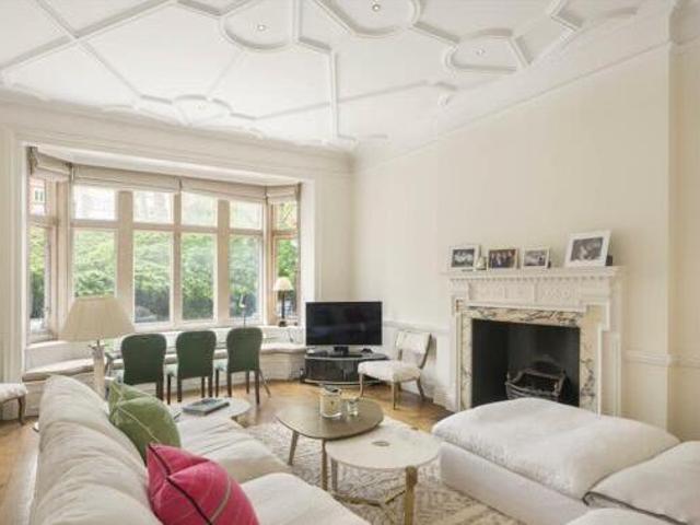 2 Bedroom Apartment For Sale In Knightsbridge, London