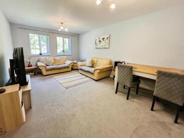 2 bedroom apartment for sale in Knole Close, Swindon, Wiltshire, SN25