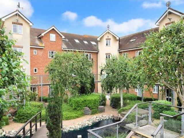 2 Bedroom Apartment For Sale In Lumley Road, Horley