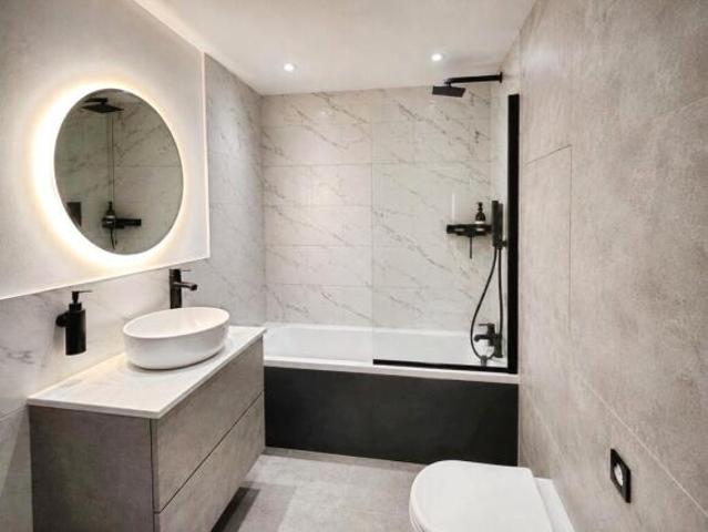 2 bedroom apartment for sale in Luscinia View, Napier Road, Reading, RG1