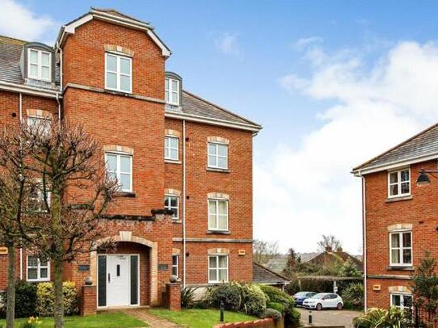 2 Bedroom Apartment For Sale In Lymington, Hampshire