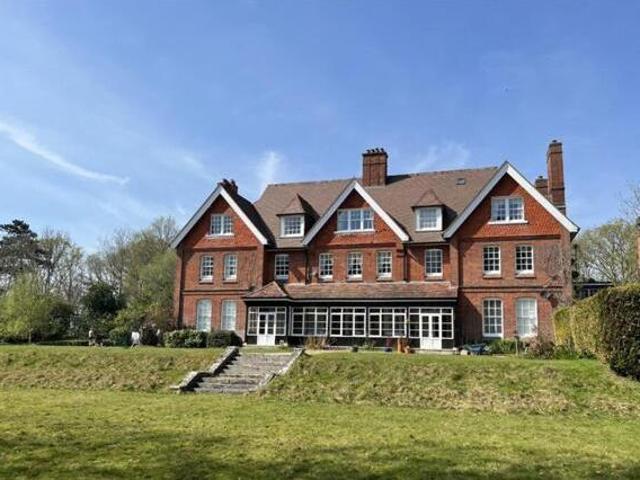 2 Bedroom Apartment For Sale In Lyndhurst