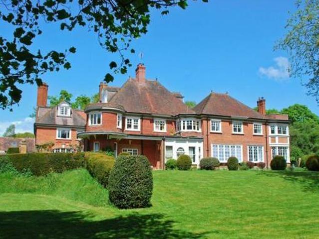 2 Bedroom Apartment For Sale In Lyndhurst