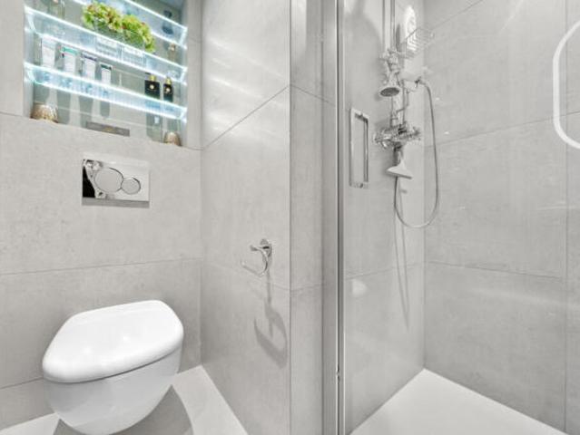 2 bedroom apartment for sale in Lyttelton Road, London, N2