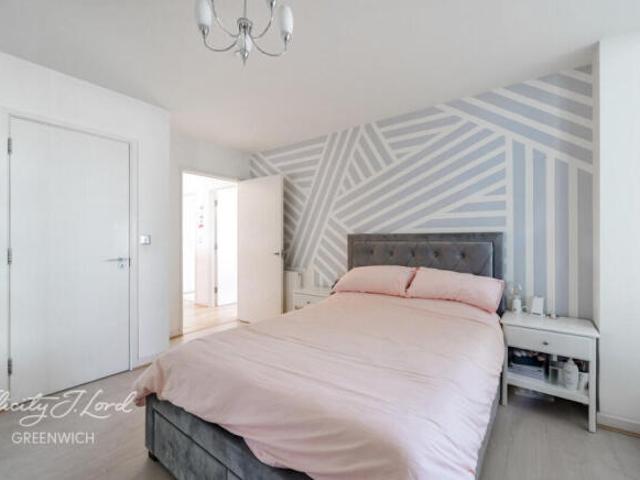 2 bedroom apartment for sale in Laban Walk, London, SE8