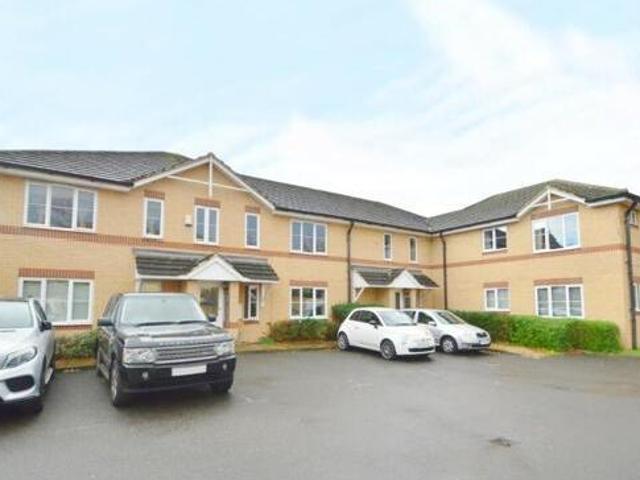 2 Bedroom Apartment For Sale In Langley, Berkshire