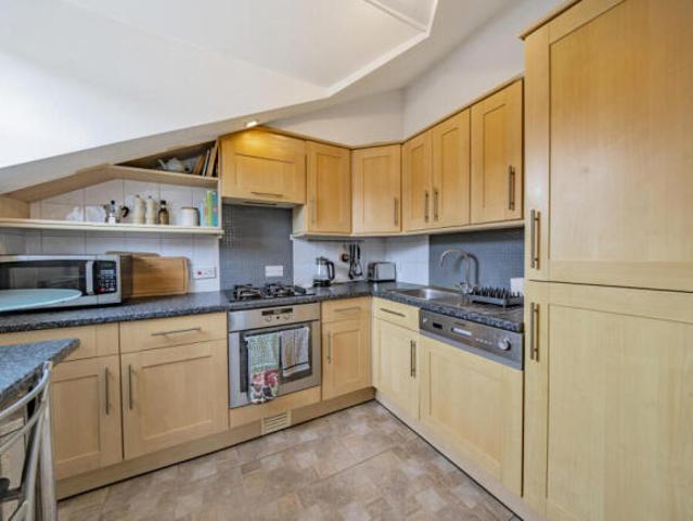 2 bedroom apartment for sale in Lansdown Crescent, Cheltenham, Gloucestershire, GL50